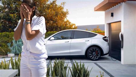 ‘go On Get Get Out Of Here Be Free Cries Aoc Tearfully Shooing