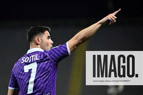 Fiorentinaand X2019 S Riccardo Sottil Celebrates After Scoring The 1 0