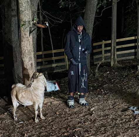 00pium 00pium Added A New Photo