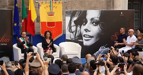 영원한 나폴리 시민 소피아 영원한 나폴리 시민 소피아