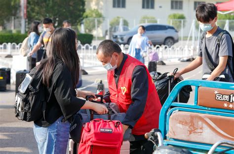 倾心相迎 爱在金秋 我校学生顺利分批返校 新闻网