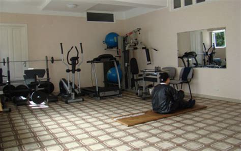 საცურაო კომპლექსი დელფინი თბილისშიrelax Ge ზე