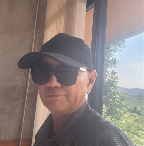 พระ พระบาทสมเด็จพระปรเมนทรรามาธิบดีศรีสินทรมหาวชิราลงกรณฯ