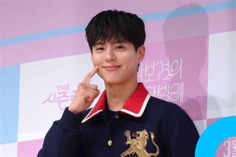 Park Bo Gums Kindness In The Military Goes Viral Never Swore Even