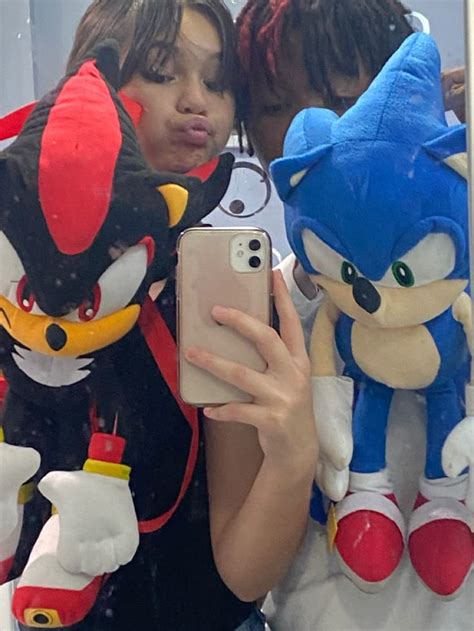Sonic Backpacks🫶🏾 Cute Relationship Photos Sonic Cute Anime Couples