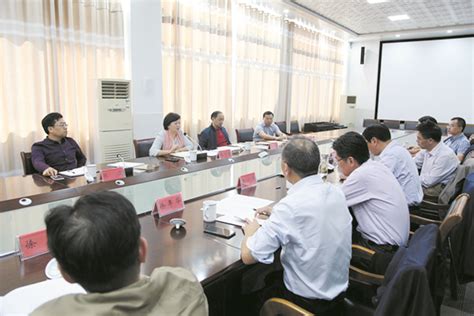 市领导到江苏省如皋中等专业学校调研