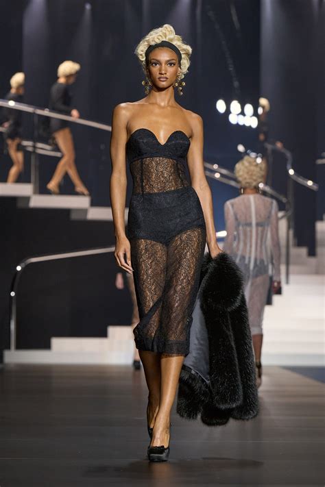 Dolce And Gabbana ს ახალი კოლექციის ჩვენება მადონას შთაგონებით