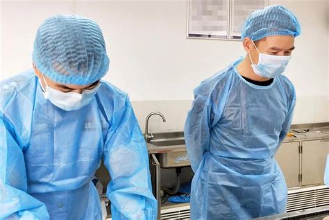 法医解剖实验室 法医验尸女女孩 伤感说说吧