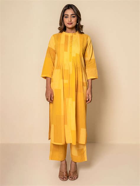 Yellow Printed Cotton Kurta With Pants Set Of 2