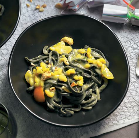 Black One Pot Pasta Mit Curry Garnelen Brigittede