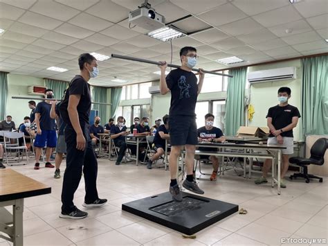 全方位提升消防戰力 南消四大隊首創利用測力板量測評估肌力表現 ETtoday地方新聞 ETtoday新聞雲