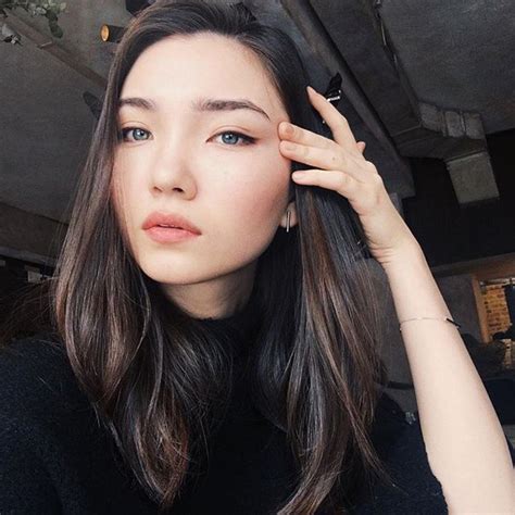 Девушка с азиатской внешностью в рекламный ролик Fpeople Net