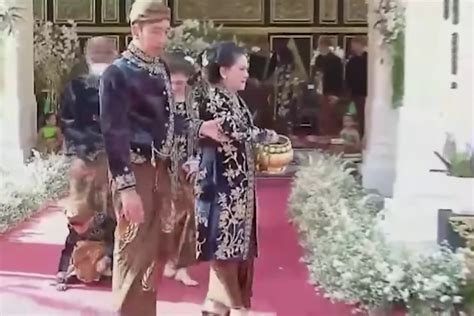 Viral Video Saat Iriana Sebar Udik Udik Tapi Diambili Jan Ethes