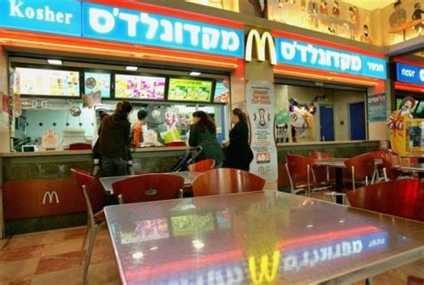 이스라엘軍에 식사 지원한다고”맥도날드 중동 전역서 불매 운동 역풍 전자신문