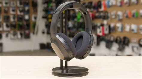 Razer Barracuda Wireless Vs Razer Blackshark V2 Side By Side Headphones