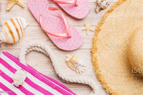 여름 방학 개념 플랫 레이 해변 액세서리와 수건 상단보기 텍스트를위한 공간 여행 개념 0명에 대한 스톡 사진 및 기타 이미지 0명 Hurricane Sandy 개념