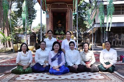 សម្តេចកិត្តិព្រឹទ្ធបណ្ឌិត ប៊ុន រ៉ានី ហ៊ុនសែន អញ្ជើញធ្វើពិធីបួងសួង