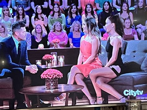 Schwartz Gloria On Twitter What The Hell Is Gabi Wearing Its Too