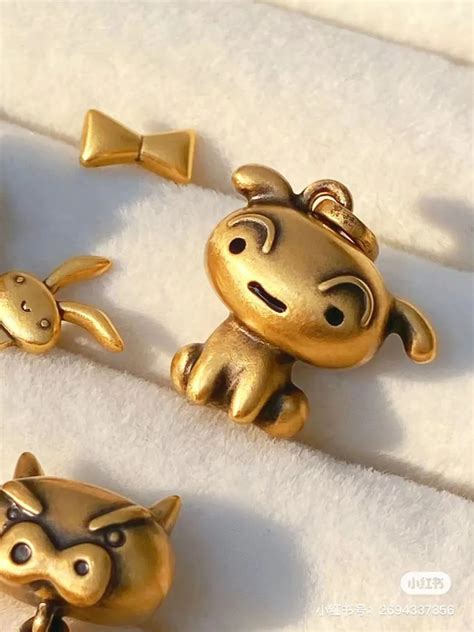 周大福出蜡笔小新黄金挂坠，网友：买买买！ 广告狂人