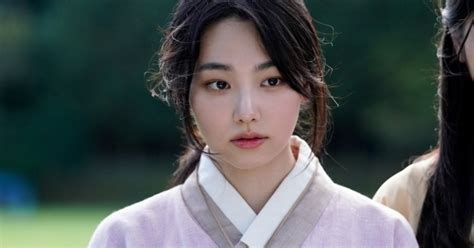 영복 사치코 강미나 수수한 한복 자태… 포스터 촬영 현장 공개