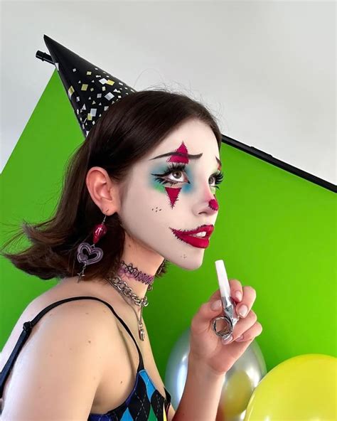 Clown Makeup 27 Creative And Colorful Ideas For A Fun Transformation Clown Makeup Cute Clown