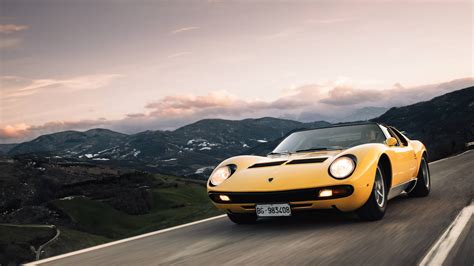 Lamborghini Miura Desktop Wallpaper