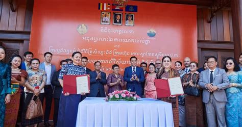 ពិធីចុះអនុស្សរណៈនៃការយោគយល់គ្នារវាងក្រសួងវប្បធម៌ និងវិចិត្រសិល្បៈ និង ក្រុមហ៊ុន