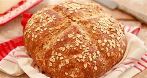 Утре е Бъдни вечер ето рецептата за бухнала содена питка с паричка която става за минути