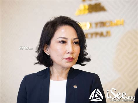 УИХ ын гишүүн Б Баярсайхан Завханчуудын золголт дээр ажлын тайлангаа тавьж иргэдийг