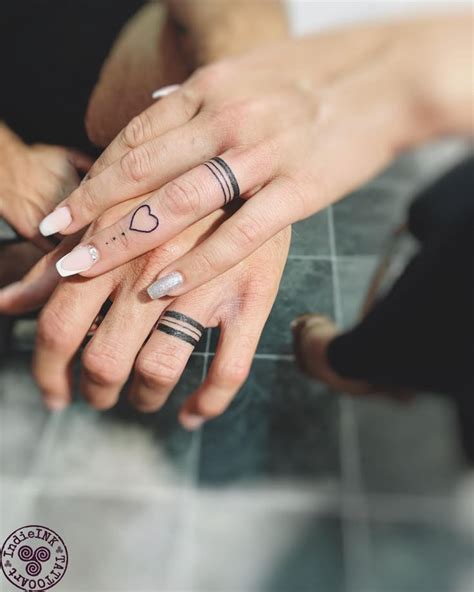 30 Unisex Wedding Ring Tattoos For Couples 100 Tattoos Finger
