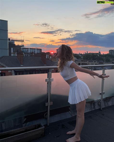 Actress Britt Robertson Hd Instagram Photos And Wallpapers July 2022