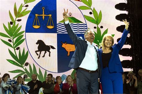 La Fórmula Del Frente Amplio Cerró Su Campaña Junto A Los Senadores