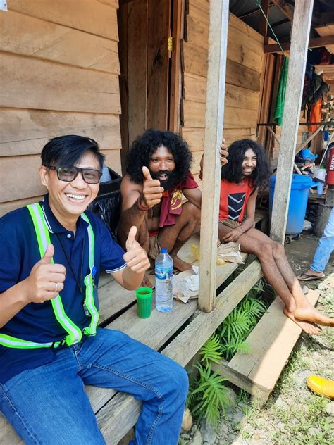 Kemesraan Pt Mhm Dengan Suku Togutil