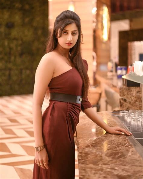 Photos ப்பா புடவையில் வசீகரிக்கும் அழகில் ஷுபா ரக்க்ஷா ஆளை மயக்கும் ரீசண்ட் க்ளிக்ஸ் இதோ