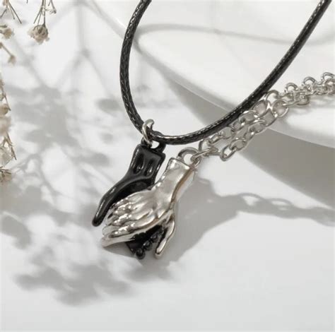 Парные кулоны на магните для влюблённых или друзей купить с доставкой по выгодным ценам в