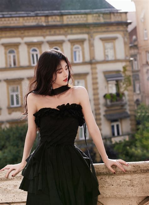 China Entertainment News Ju Jingyi Poses For Photo Shoot