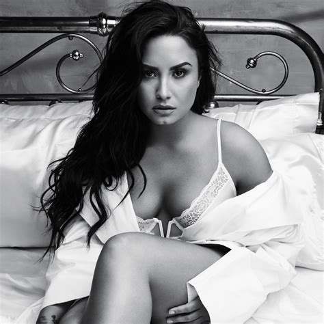 Demi Lovato Hot Wallpapers Hd Wallpapers Id 23473