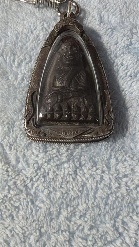 หลวงปู่ทวดหลังเตารีด Ennxo