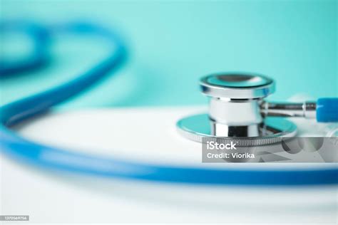 의료 개념 빈 나선형 노트북의 청진기 청진기에 대한 스톡 사진 및 기타 이미지 청진기 확성청진기 추상적인 Istock