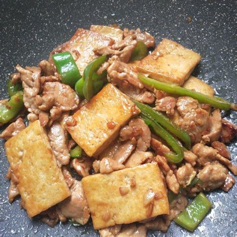 豆腐泡炒肉片 豆腐炒肉 伤感说说吧
