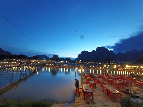 ຮ້ານ ຮ້ານ ເຂົ້າປຽກແຊບ ແມ່ ໂອເລຍ ວັງວຽງ ສ ປ ປ ລາວ