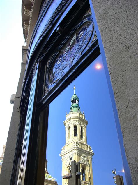무료 이미지 건축물 마천루 유럽 탑 경계표 정면 푸른 크리에이티브 커먼즈 스페인 에스파냐 거울 스톡 반사 Ccby 2d 카를로스지