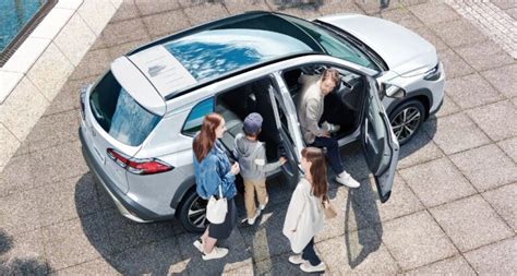 【2025年最新版】カローラクロスの納期は今どれくらい？納車待ち状況と早めるコツを解説！ Lib Car Dept