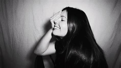 Lirik Terjemahan Dan Makna Lagu Sailor Song Dari Gigi Perez