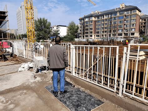 攻坚在行动示范区城西街道办事处环保所组织巡查辖区工地 杞县 道路