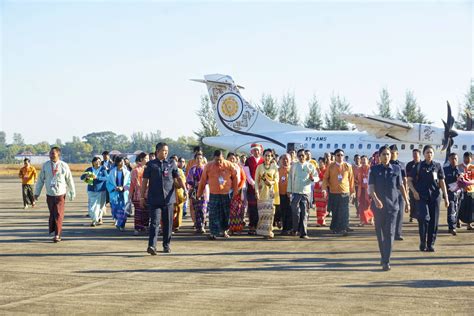 Dvb နိုင်ငံတော်၏အတိုင်ပင်ခံပုဂ္ဂိုလ် ပုသိမ်လေဆိပ်သို့ရောက်ရှိ ဓာတ်ပုံ