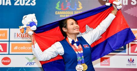 កីឡាការិនី ស្រួង ភាវី បរិច្ចាគថវិកាពីធ្វើទូតសុឆន្ទៈជួយកិច្ចការសប្បុរសធម៌