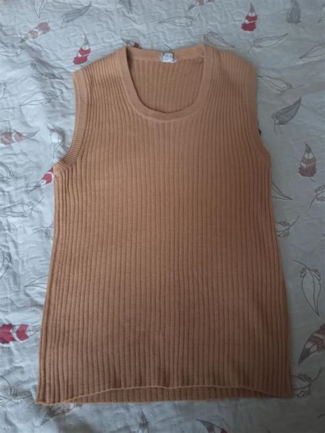 Тканинова жилетка жіноча — ціна 120 грн у каталозі Жилетки Купити жіночі речі за доступною ціною