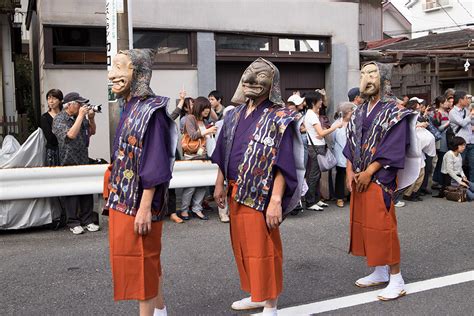 源頼朝公ゆかりの奇祭面掛行列 御霊神社 楽しい鎌倉