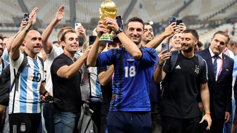 Лионел Скалони разкри докога смята че Лео Меси може да е полезен на Аржентина